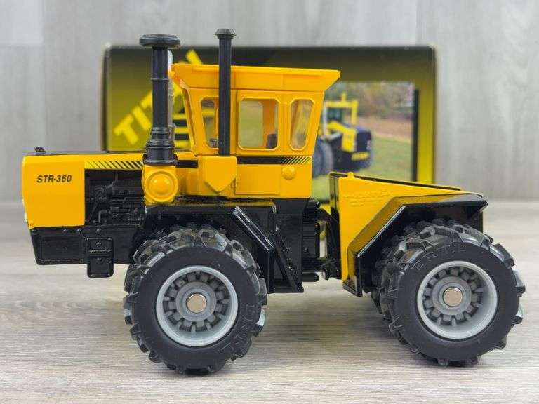 Titan STR-360 4WD Duals, 1/32, Toy Farmer, Ertl, 2014 - United Edge ...