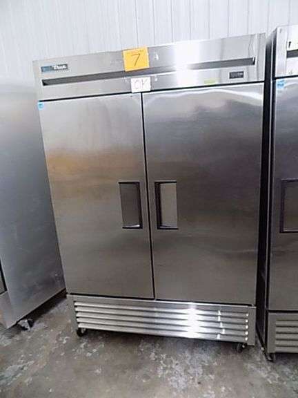 True # T-49F-HC 2 Door Commercial Freezer - US Power Bid