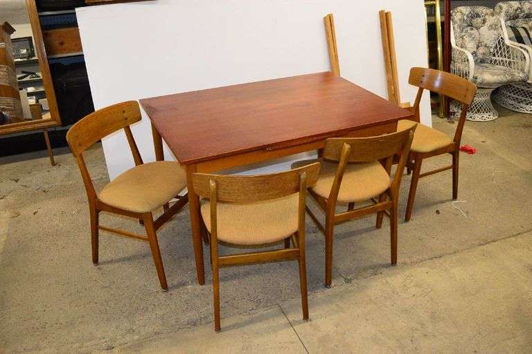 Mid Century Modern Teak Kitchen Table /w (4) Chairs - Shackelton ...