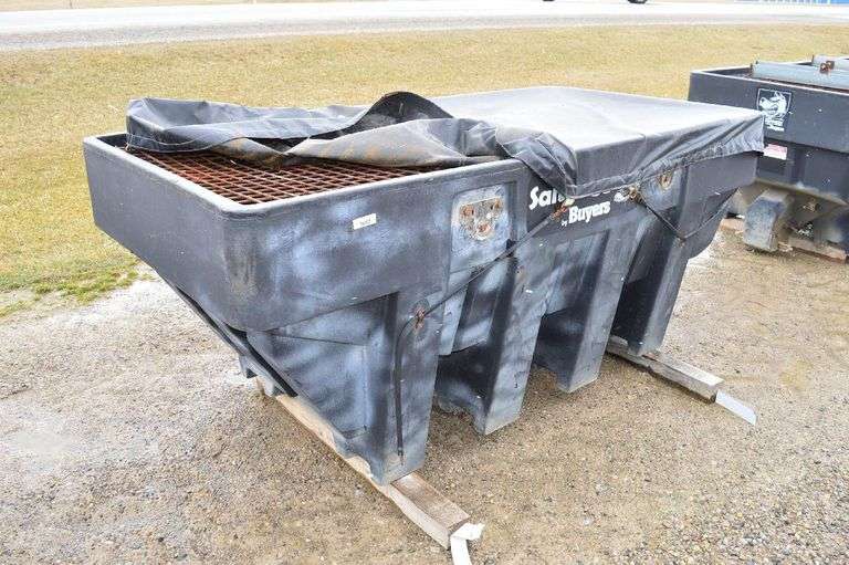 Salt Dog In-Bed Spreader - Shackelton Auctions Inc.