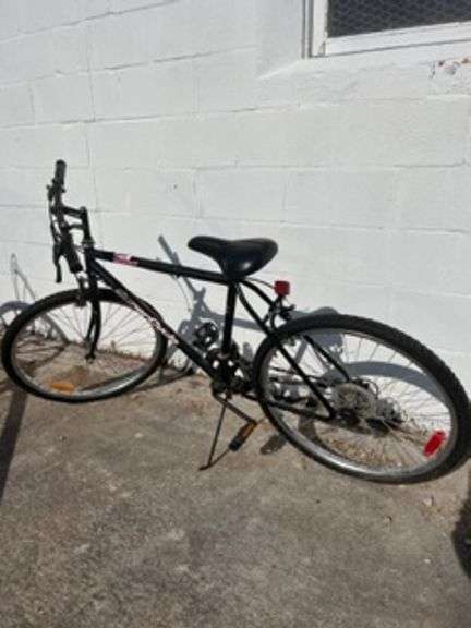Black SUPERCYCLE ASCENT 19" - Shackelton Auctions Inc.