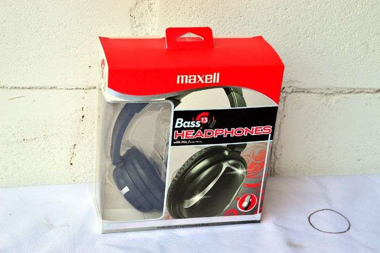 MAXELL Bass Headphones - Shackelton Auctions Inc.