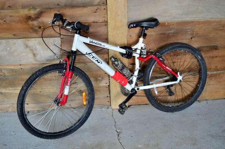 White / Red CCM Vandal Mountain Bike, 19" Frame - Shackelton Auctions Inc.