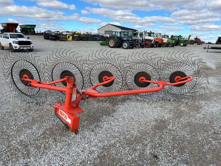 BEFCO 5 WHEEL RAKE - Shackelton Auctions Inc.