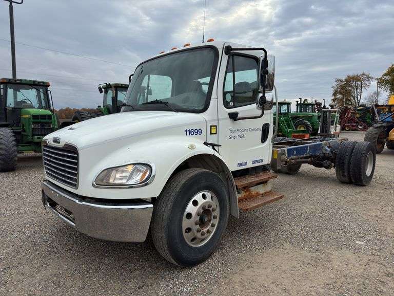 2016 FREIGHTLINER PROPANE TRUCK - Shackelton Auctions Inc.