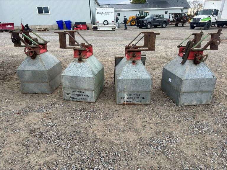4- DELHI FOUNDRY SIDE DRESSER UNITS - Shackelton Auctions Inc.