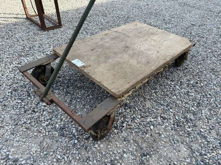 4 WHEEL BALE CART - Shackelton Auctions Inc.