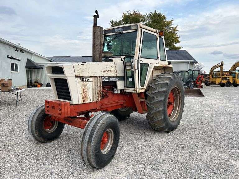 CASE 1070 TRACTOR - Shackelton Auctions Inc.