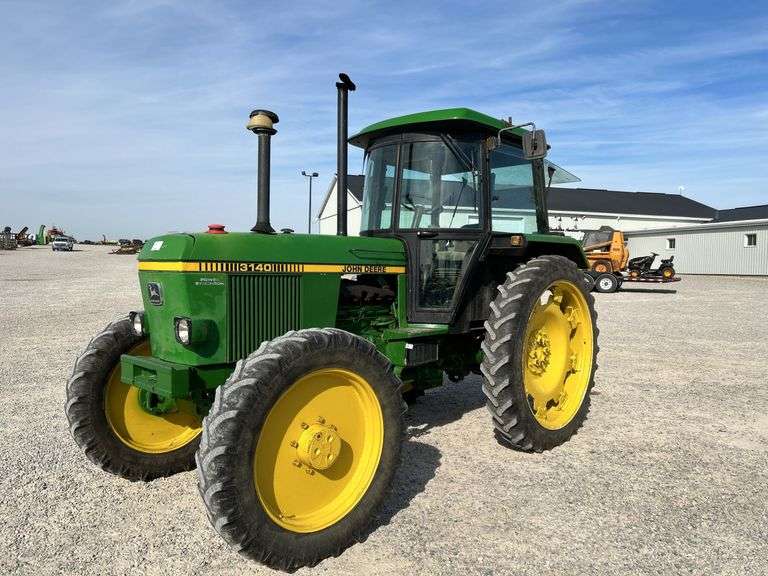 JOHN DEERE 3140 MFWD TRACTOR - Shackelton Auctions Inc.