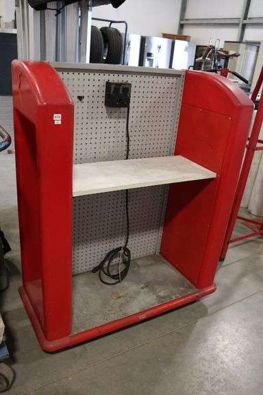 PLASTIC ROLLING DISPLAY STAND - Shackelton Auctions Inc.