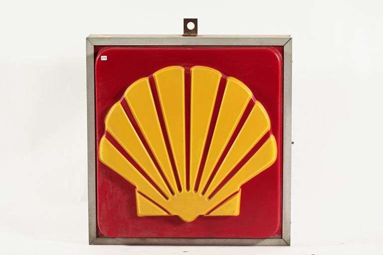 SHELL LIGHTED EMBOSSED LEXAN CLAMSHELL SIGN - Shackelton Auctions Inc.