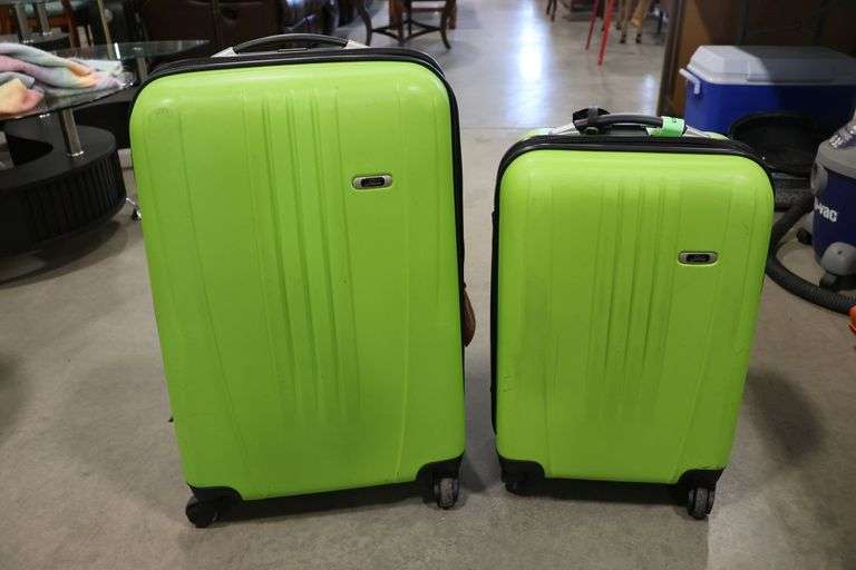 SKYWAY HARD SHELL SUITCASES - Shackelton Auctions Inc.