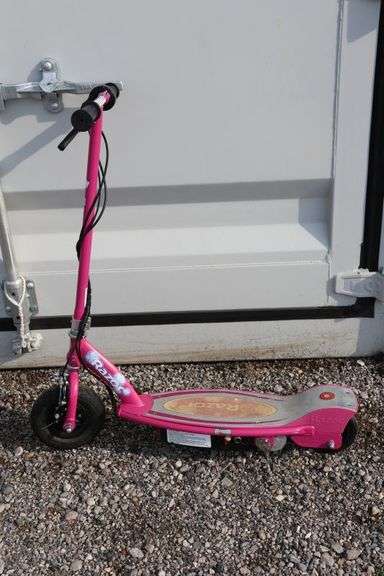 RAZOR ELECTRIC SCOOTER - Shackelton Auctions Inc.