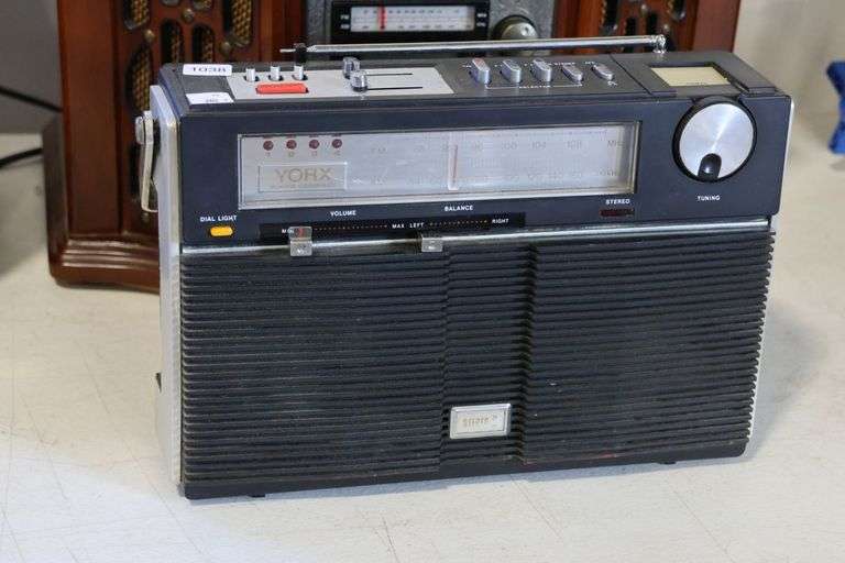 YORK VINTAGE RADIO - Shackelton Auctions Inc.