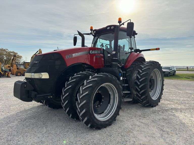 2015 CASE IH MAGNUM 340 MFWD TRACTOR - Shackelton Auctions Inc.