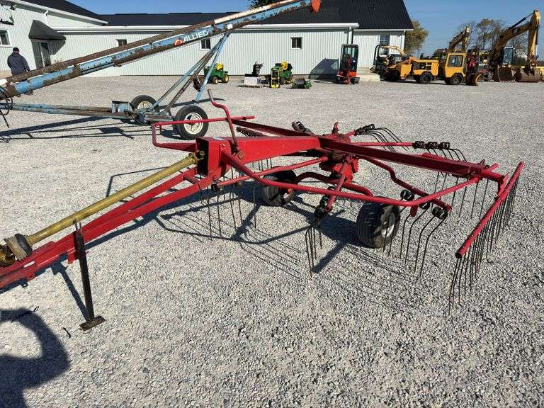 KUHN ROTARY RAKE - Shackelton Auctions Inc.