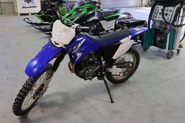 2015 YAMAHA TTR230 DIRT BIKE - Shackelton Auctions Inc.