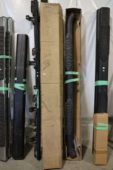 2020 JEEP GLADIATOR STEP RAILS - Shackelton Auctions Inc.
