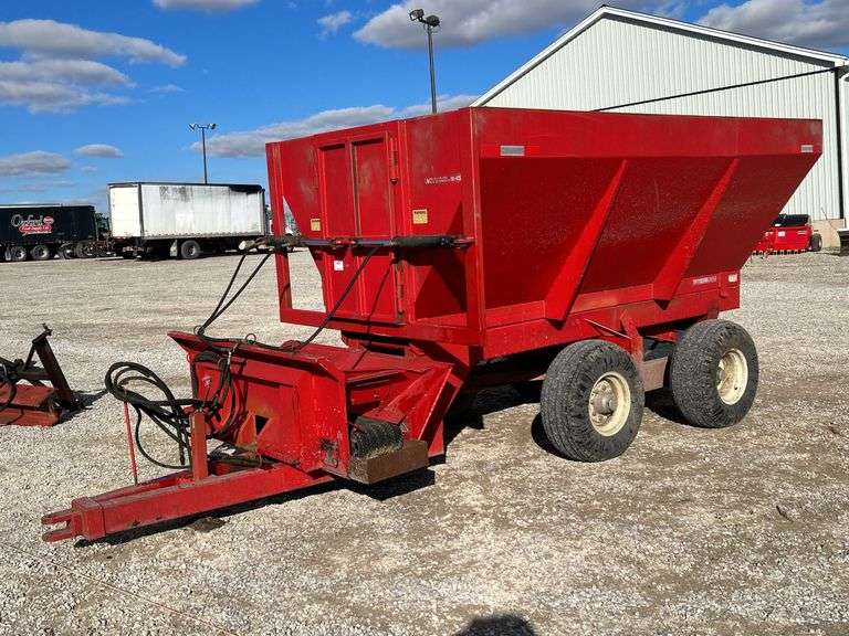 BERKELMANS WELDING PULL TYPE SAND SLINGER - Shackelton Auctions Inc.