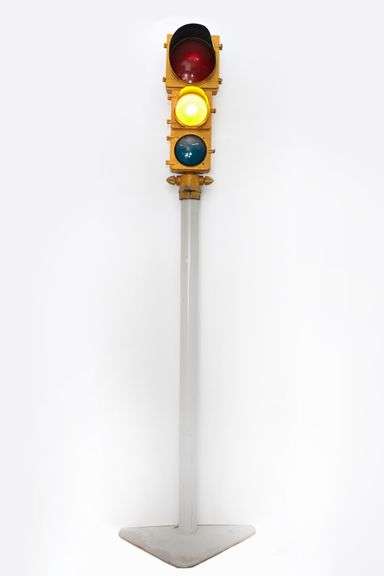 PEDESTAL 10 FOOT TRAFFIC LIGHT - Shackelton Auctions Inc.
