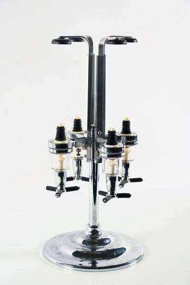 4 BOTTLE LIQUOR DISPENSER CAROUSEL - Shackelton Auctions Inc.