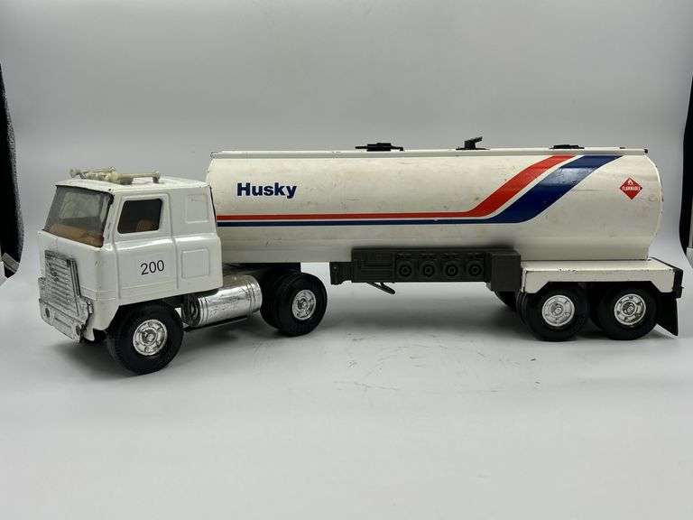 ERTL HUSKY TANKER TRUCK 22" - Shackelton Auctions Inc.