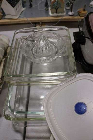 TUPPERWARE, BAKING DISHES, PANS & GRATERS - Shackelton Auctions Inc.