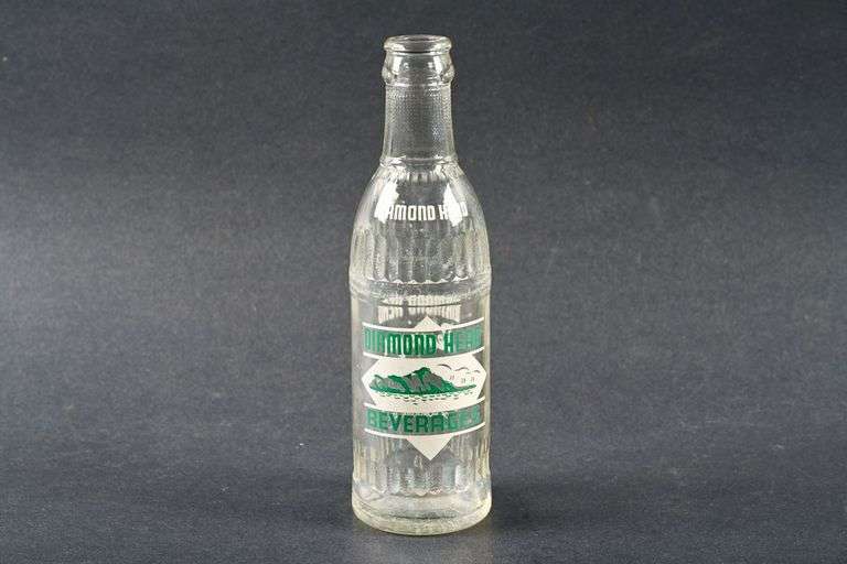 DIAMOND HEAD BEVERAGES 7 OZ POP BOTTLE - Shackelton Auctions Inc.