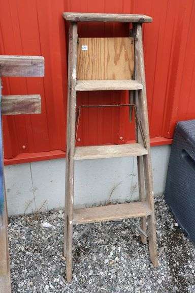 WOODEN STEP LADDER - Shackelton Auctions Inc.