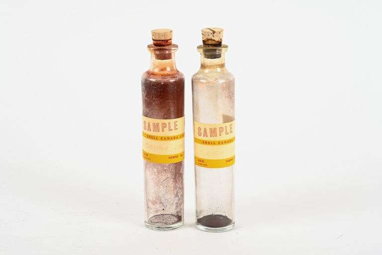2 SHELL MOTOR OIL SAMPLE BOTTLES - Shackelton Auctions Inc.