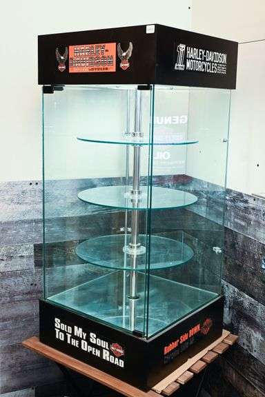 HARLEY-DAVIDSON LIGHTED REVOLVING SHOWCASE - Shackelton Auctions Inc.