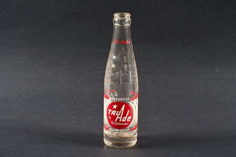 TRU-ADE 7 OZ POP BOTTLE - Shackelton Auctions Inc.