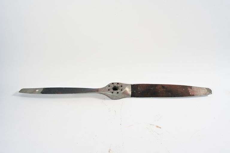 CAST METAL AIRPLANE PROPELLER - Shackelton Auctions Inc.