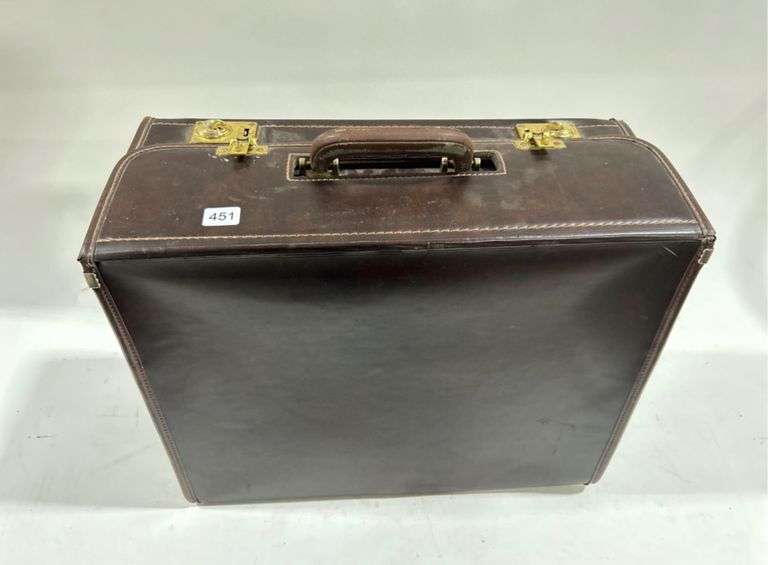 BRIEFCASE/SEWING MACHINE CASE - Shackelton Auctions Inc.