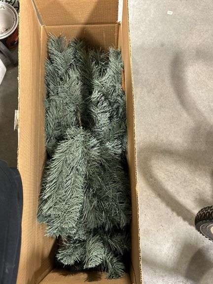 BARCANA ARTIFICIAL CHRISTMAS TREE - Shackelton Auctions Inc.