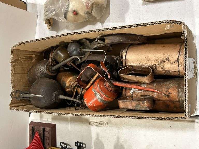 BOX OF OILERS & GREASERS - Shackelton Auctions Inc.