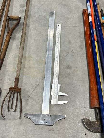 STRAIGHT EDGE AND GRIP MEASURE TOOL - Shackelton Auctions Inc.