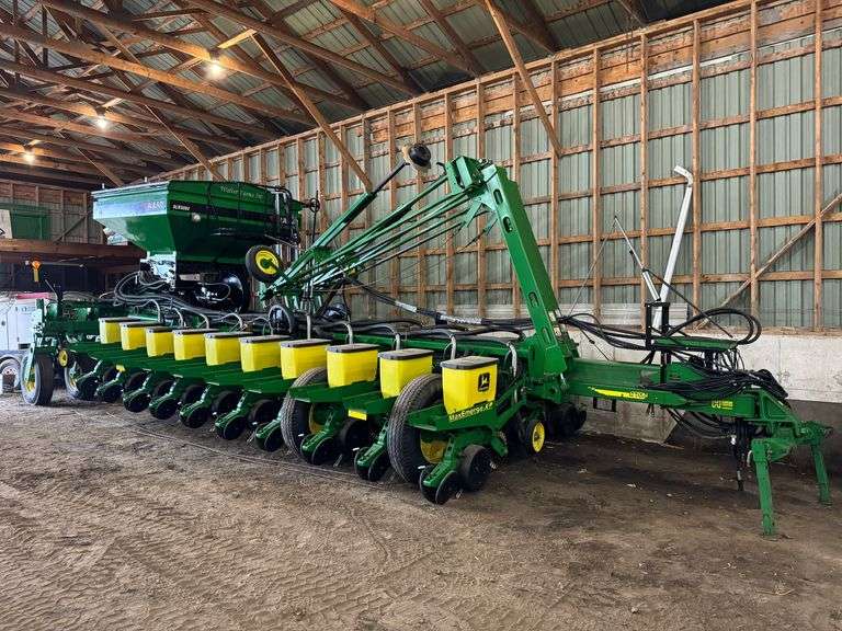 JOHN DEERE 1770NT 24 ROW PLANTER - Shackelton Auctions Inc.