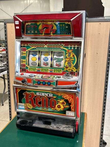 SUPER RENO SLOT MACHINE WITH KEY & TOKENS - Shackelton Auctions Inc.