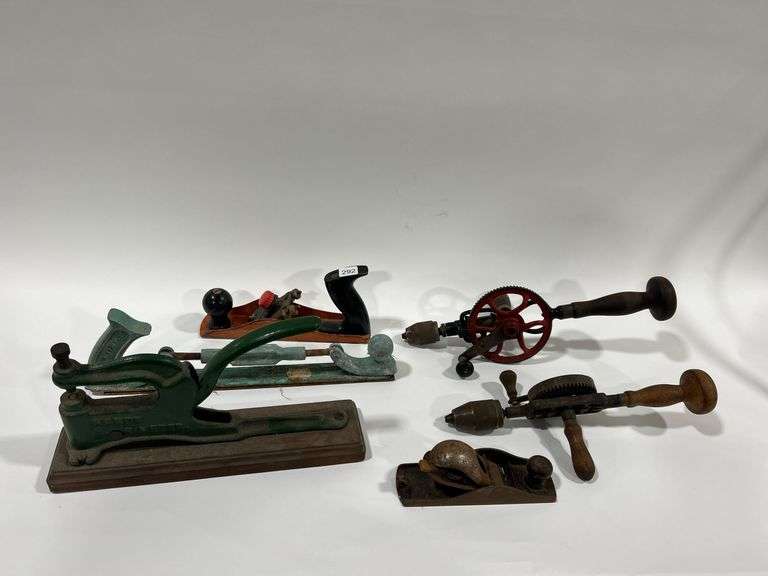 GROUP OF ASSORTED ANTIQUE HAND TOOLS - Shackelton Auctions Inc.