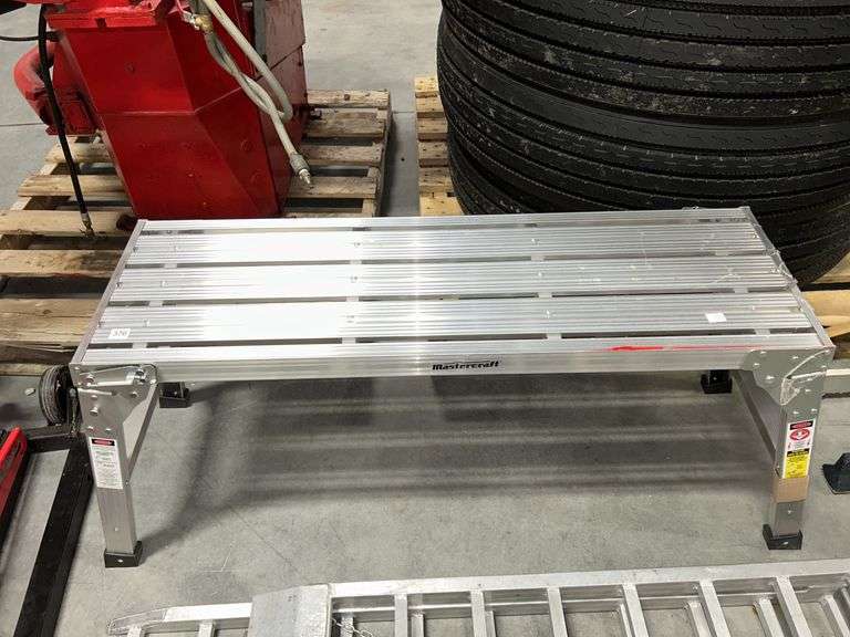 MASTERCRAFT FOLDING ALUMINUM BENCH - Shackelton Auctions Inc.