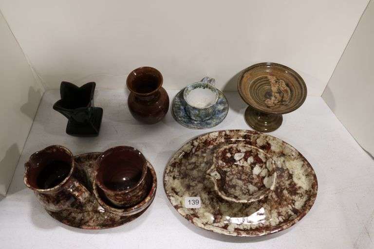 ASSORTED POTTERY (MOSTLY PINECROFT) - Shackelton Auctions Inc.