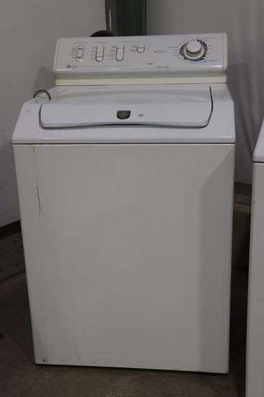 MAYTAG ATLANTIS WASHING MACHINE - 27"X28"X44" - Shackelton Auctions Inc.