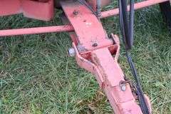 UNVERFERTH 325 GRAVITY BOX, WAGON & AUGER - Shackelton Auctions Inc.