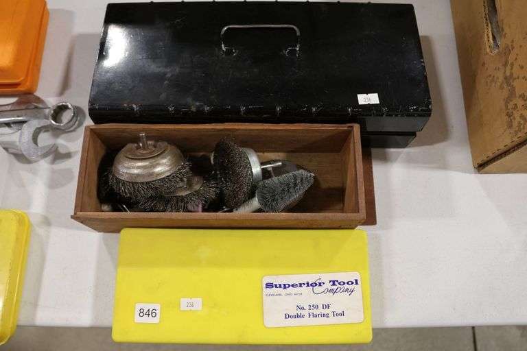 PULLER KIT, WIRE WHEELS AND HEX KEYS - Shackelton Auctions Inc.