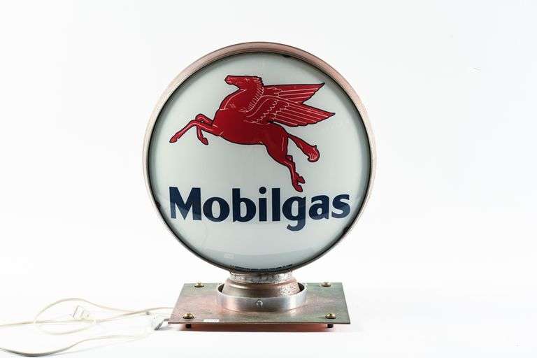 REPRODUCTION MOBILGAS GAS PUMP GLOBE WITH LIGHT UP BASE - Shackelton ...