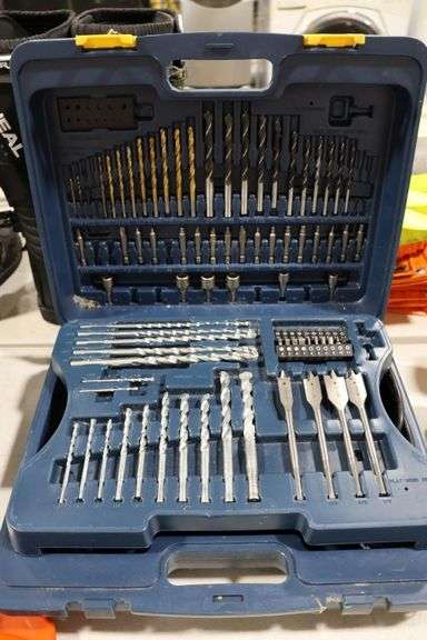 MASTERCRAFT 1/2' HAMMER DRILL, BITS & CASE - Shackelton Auctions Inc.