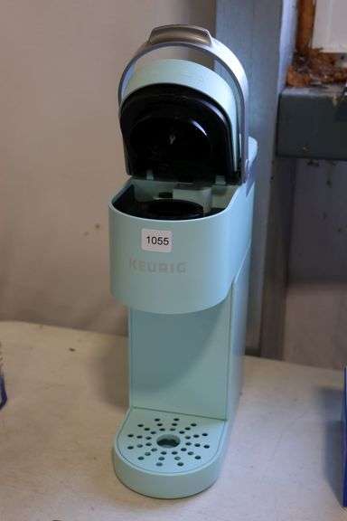 KEURIG MACHINE - Shackelton Auctions Inc.