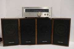REALISTIC AM/FM STEREO TUNER AND SPEAKERS - Shackelton Auctions Inc.