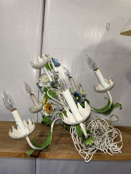 ITALIAN TOLE HANGING LIGHT FIXTURE - Shackelton Auctions Inc.
